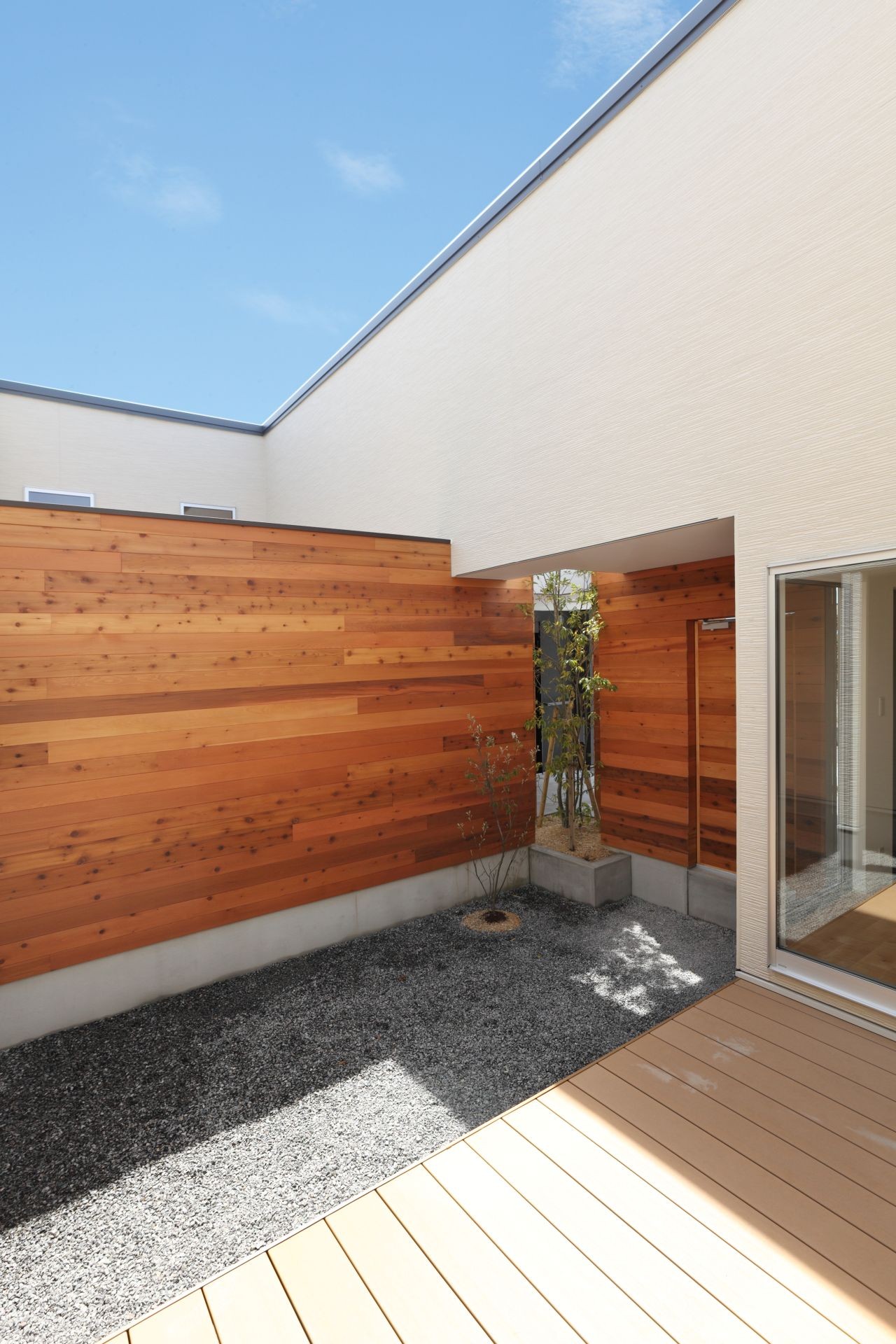 Gallery of Aisho House / ALTS Design Office - 8