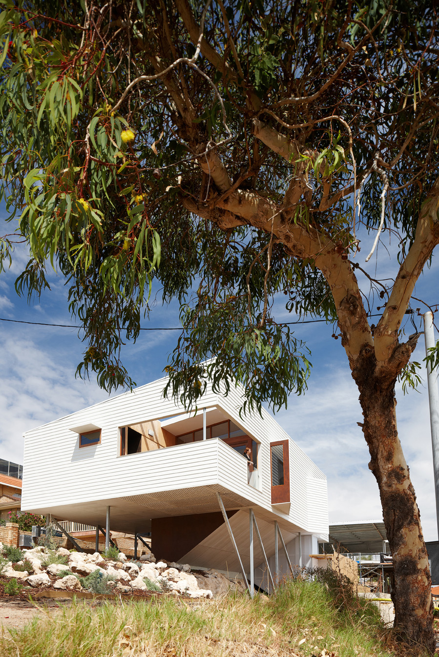 Gallery of Suburban Beach House / David Barr + Ross Brewin - 8