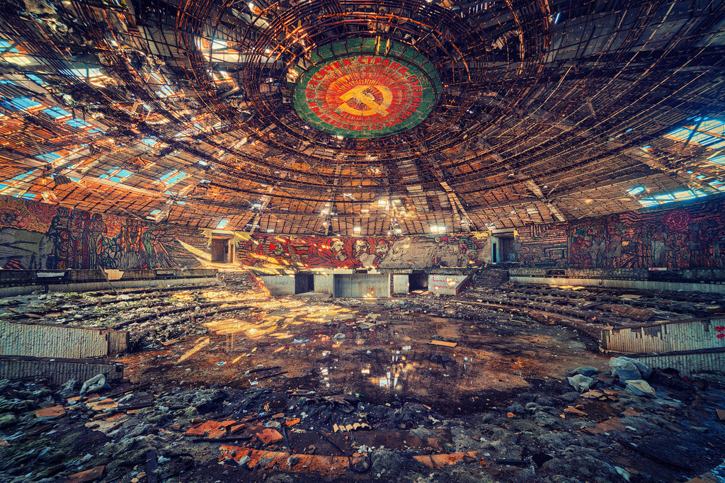 Galería de Arte y Arquitectura: Decay / Matthias Haker - 21
