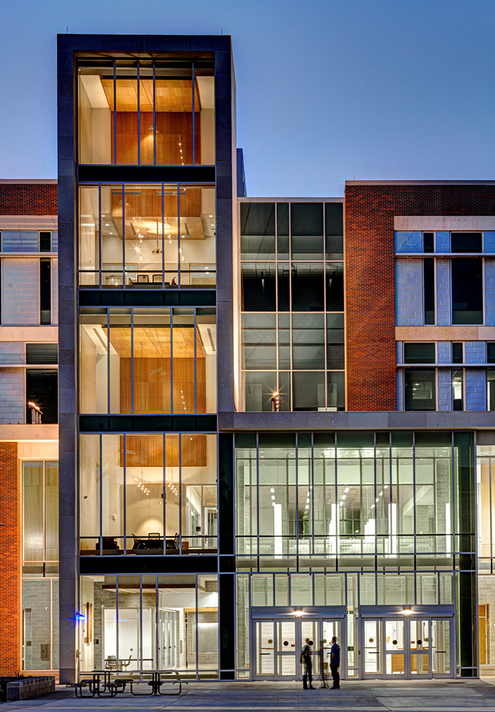 Galeria de Sangren Hall / SHW Group - 5