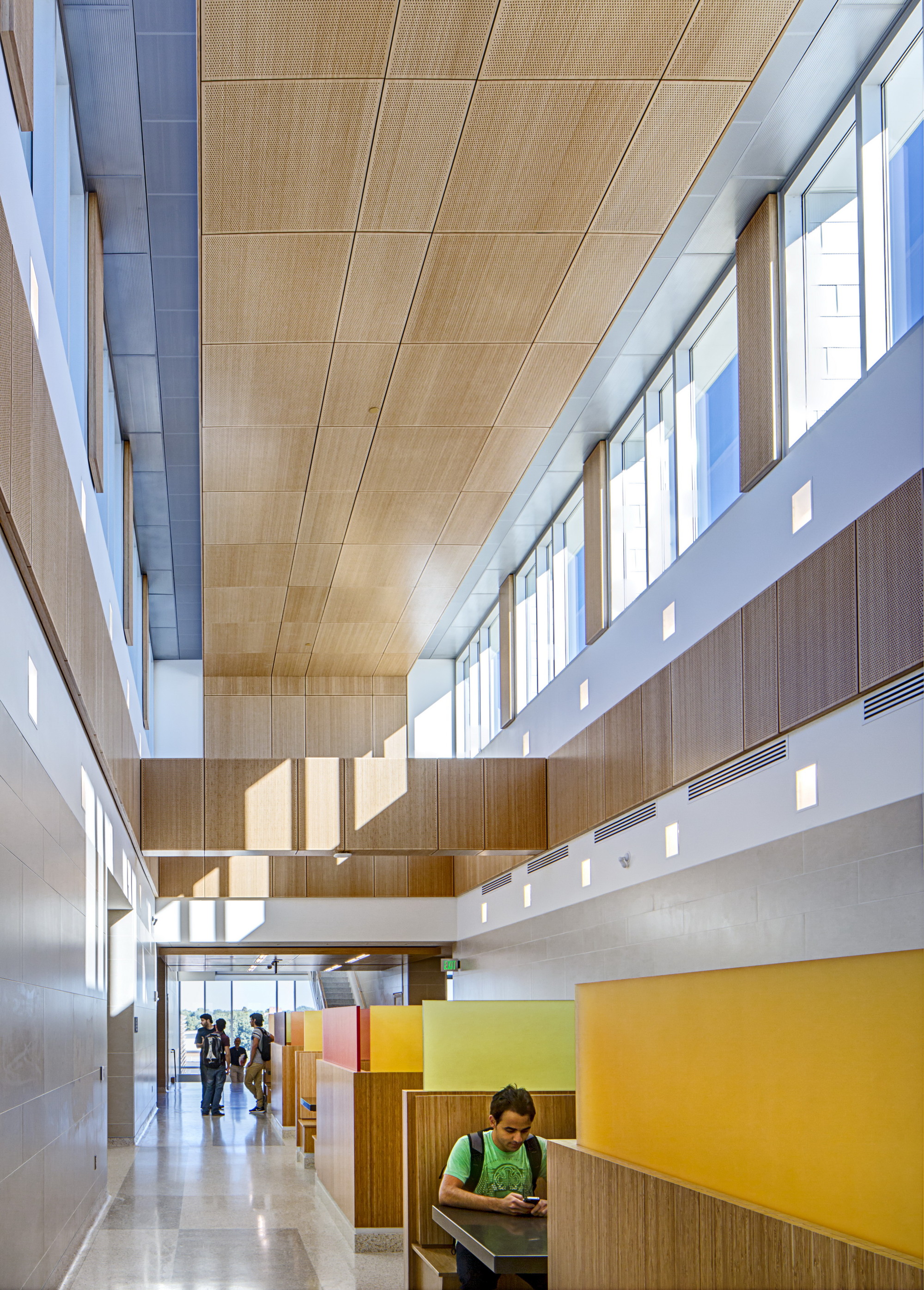 Galeria de Sangren Hall / SHW Group - 18