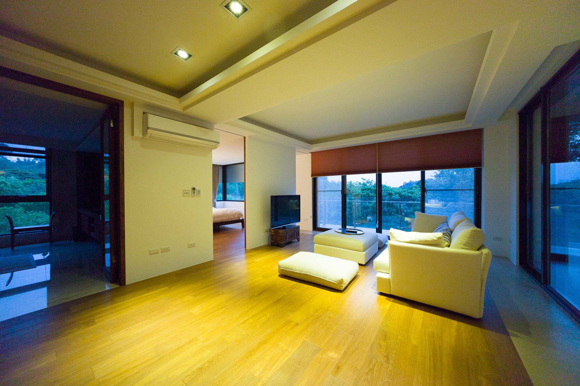 Gallery of Re-born House / DL Design/TL Architects & Associates - 11