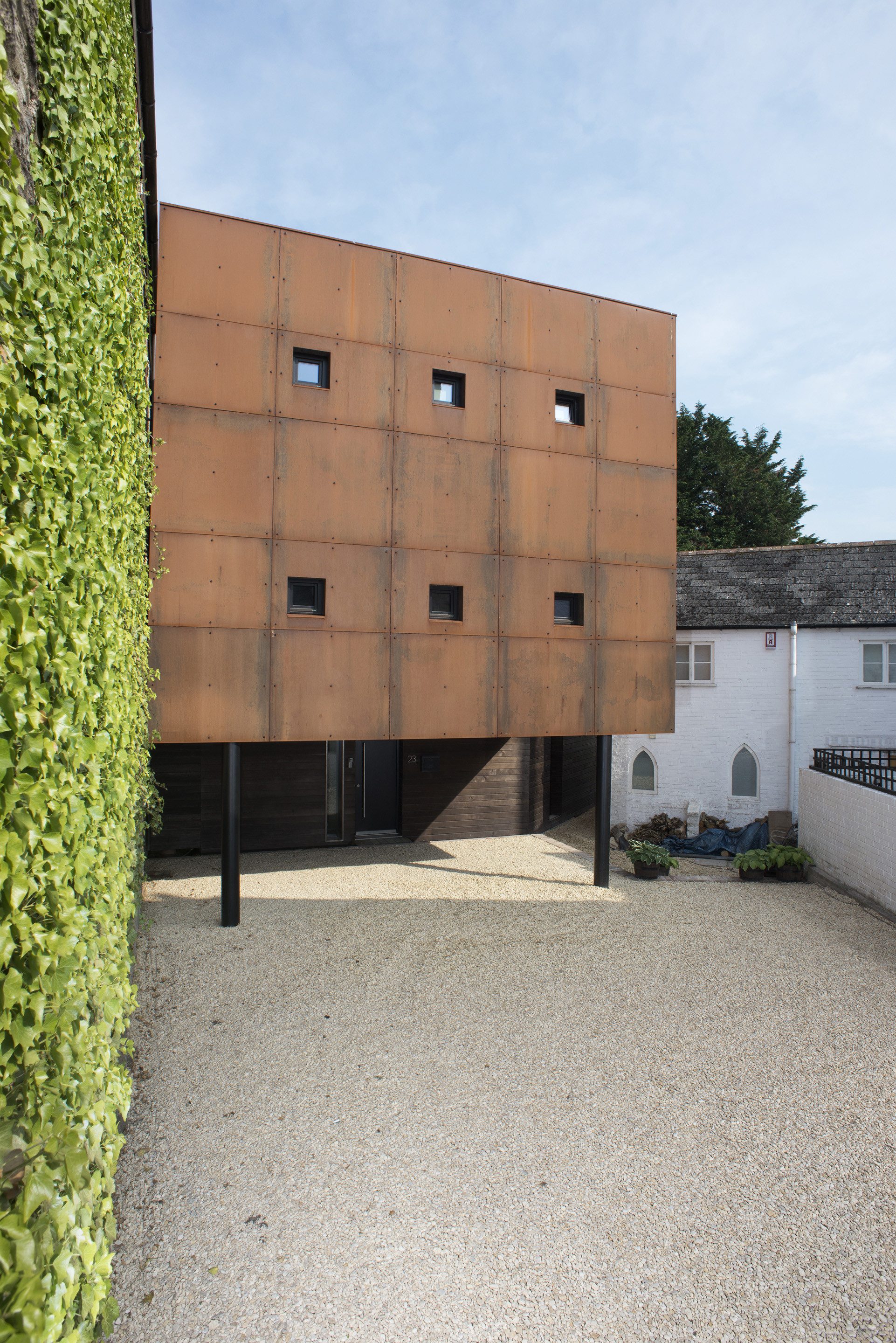 Gallery of Ferrum House / Mark Merer + Landhouse - 2