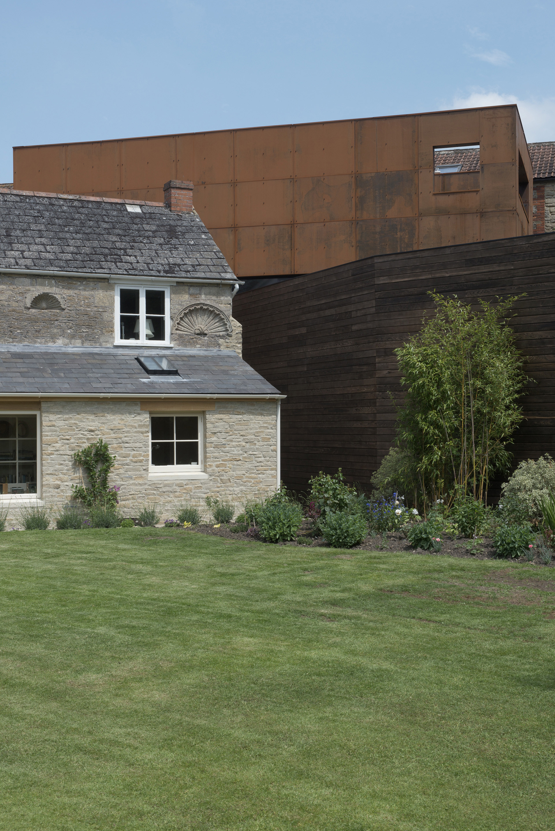 Gallery of Ferrum House / Mark Merer + Landhouse - 4