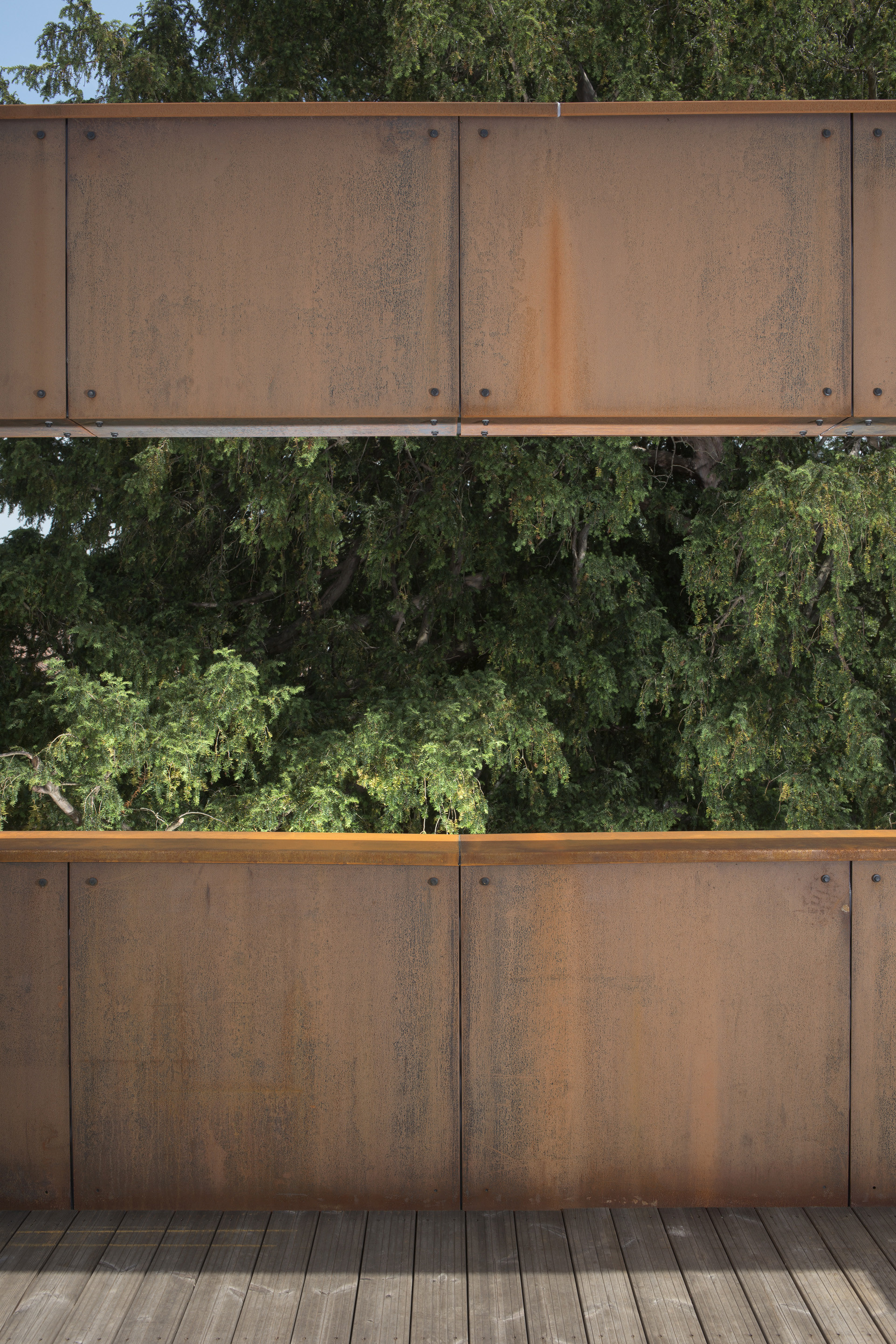 Gallery of Ferrum House / Mark Merer + Landhouse - 14