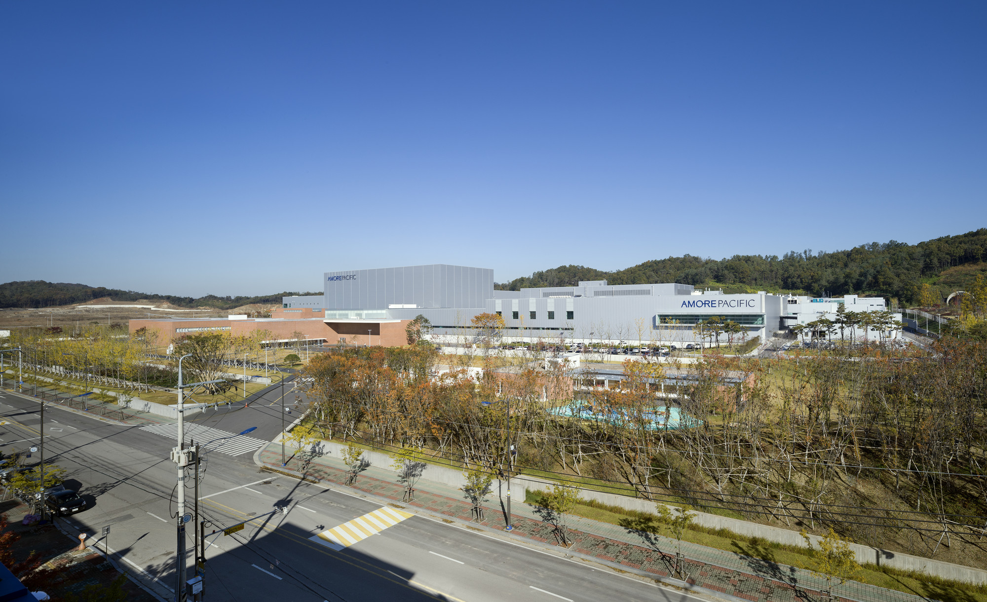 Gallery of Amore Pacific Beauty Campus / JUNGLIM Architecture + M.A.R.U ...