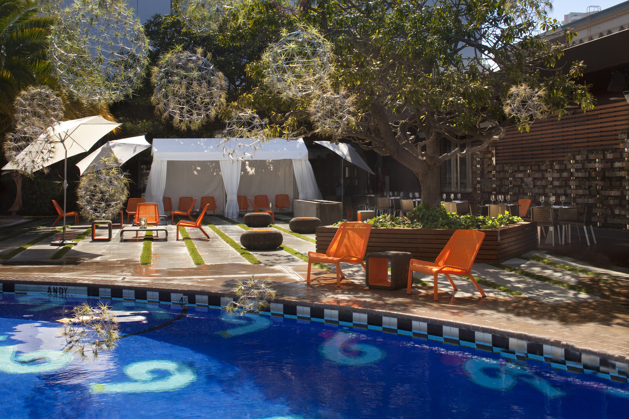 Galería de Chambers Eat + Drink / Mr. Important Design - 9