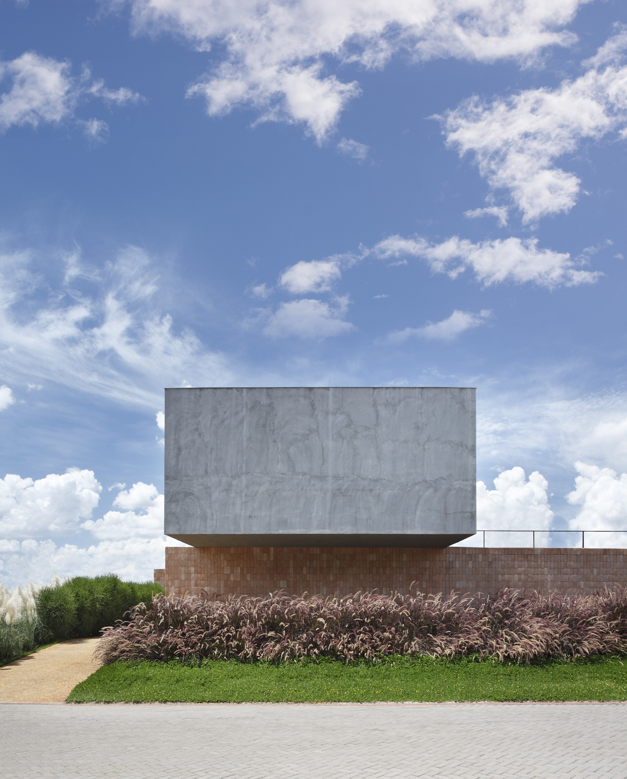 Gallery of BT House / Studio Guilherme Torres - 11