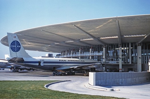 Pan-Am Terminal at JFK: Save or Scrap? | ArchDaily