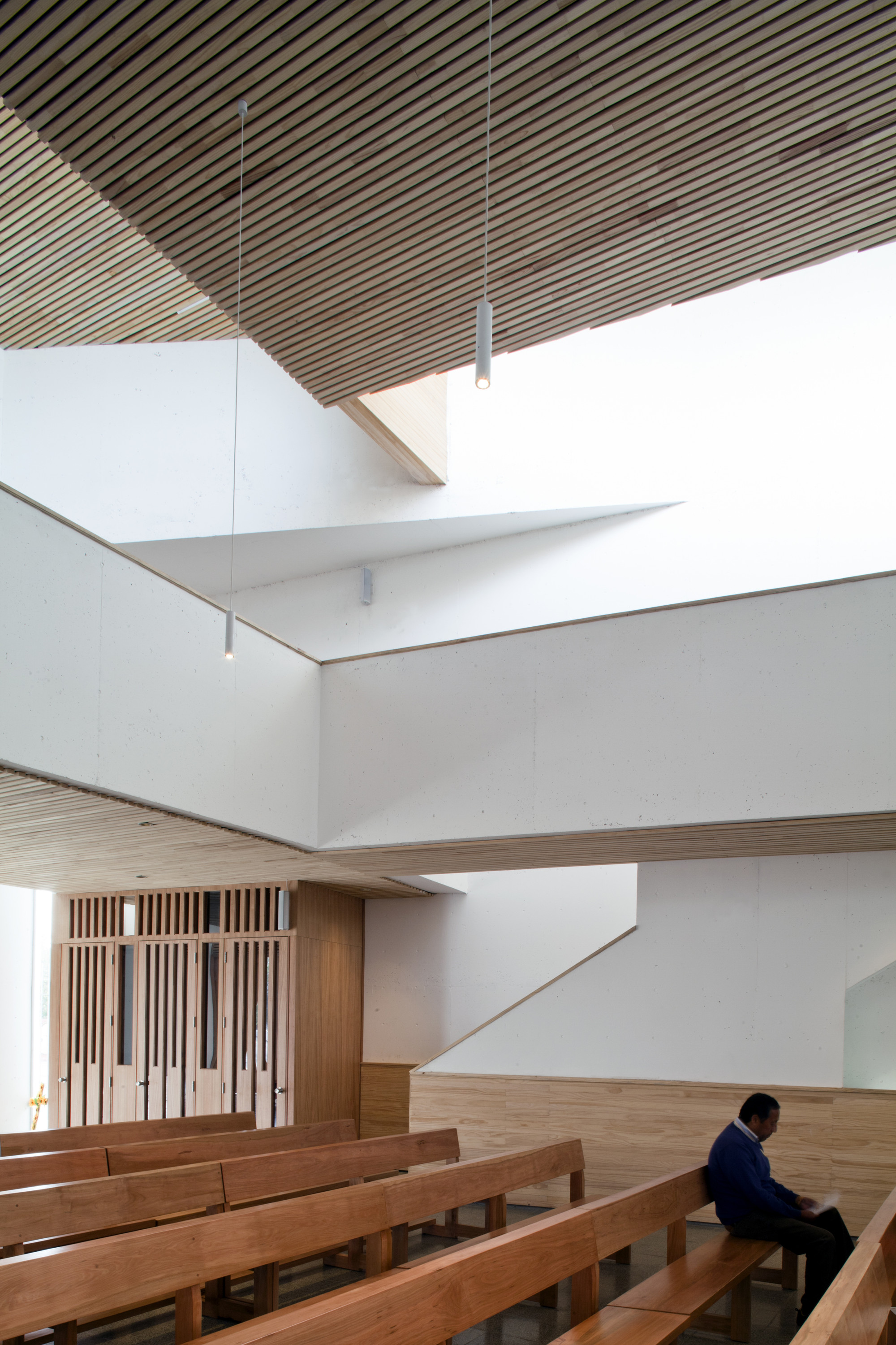 Galería de Capilla San Manuel de la Estrella / Tomás Browne + Alberto ...