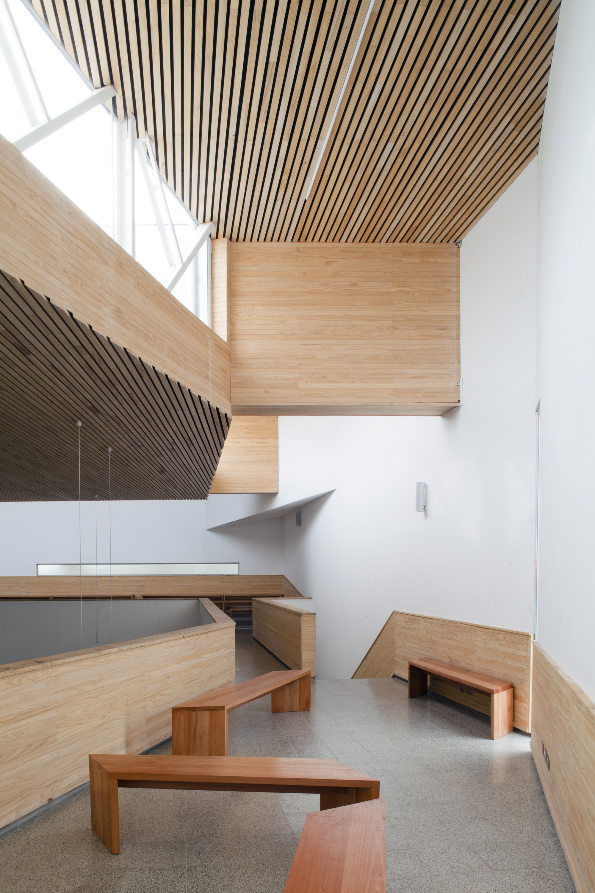 Galería de Capilla San Manuel de la Estrella / Tomás Browne + Alberto ...