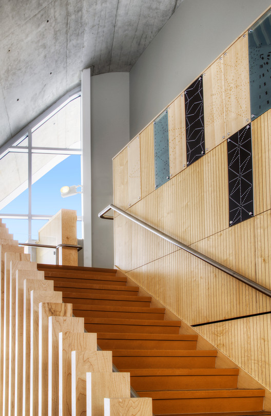 Jasper Place Branch Library / HCMA/Dub Architects | ArchDaily