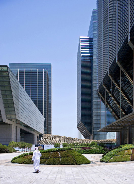 Sowwah Square / Goettsch Partners | ArchDaily