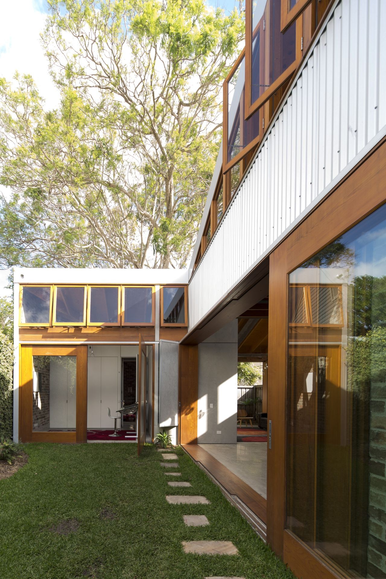 Gallery of Cowshed House / Carter Williamson Architects - 3