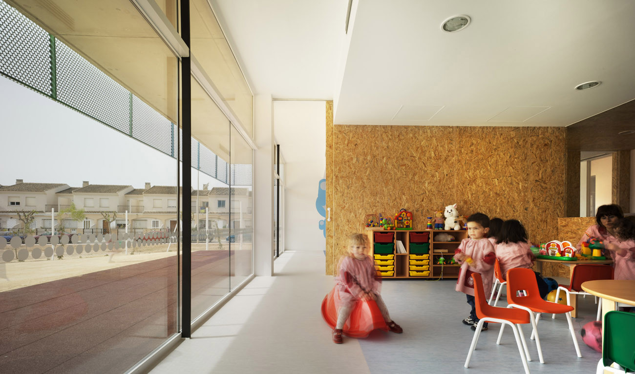 Gallery of Kindergarden between Palms in Los Alcazares / Cor ...