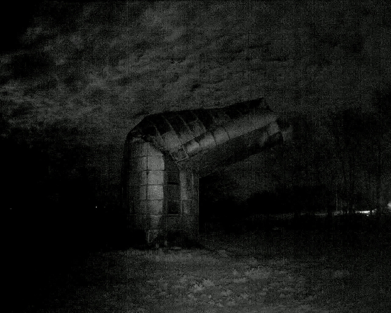 Gallery of A Moving Question: The Beauty of a Broken Silo - 8