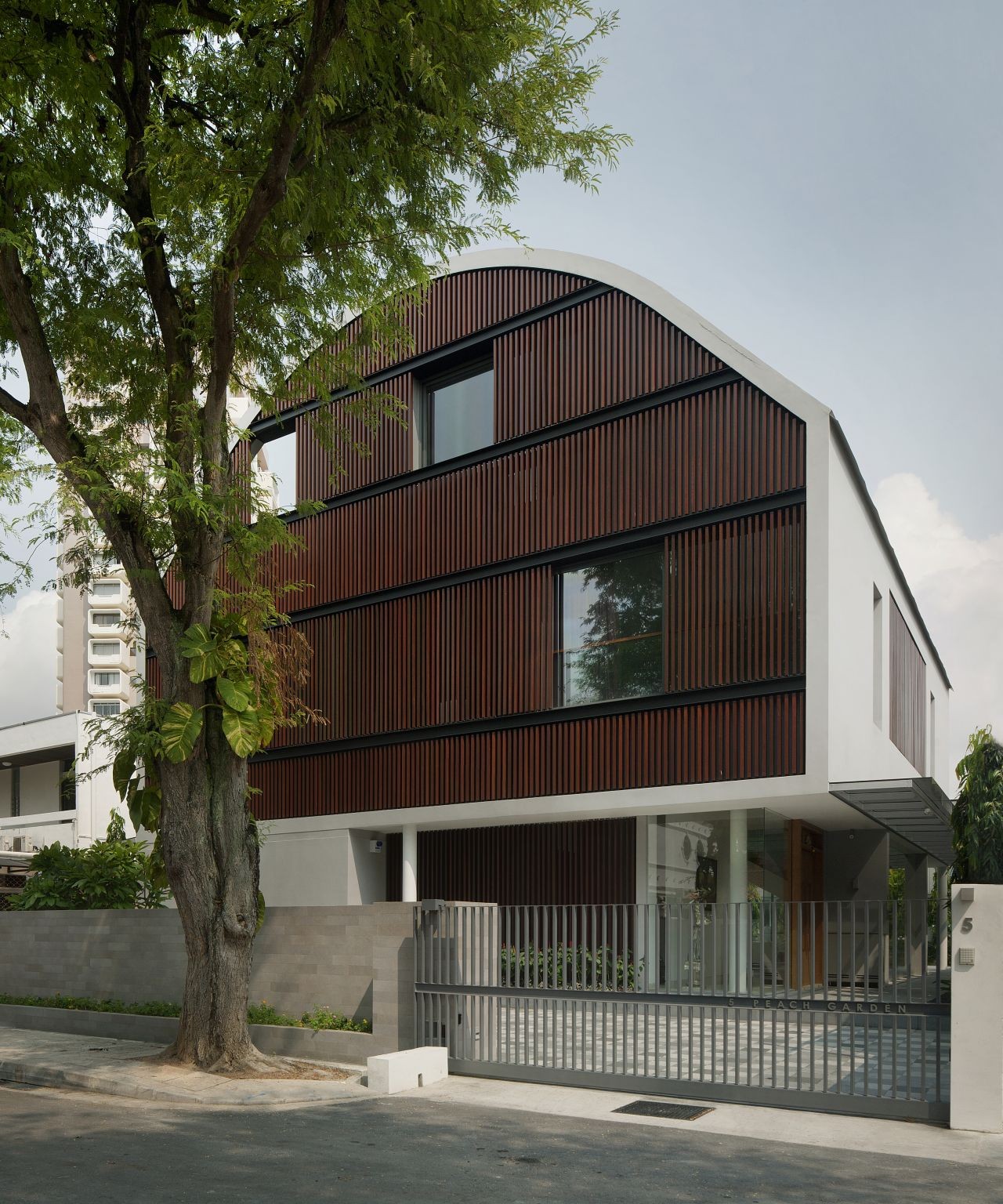 Gallery of Wind Vault House / Wallflower Architecture + Design - 6