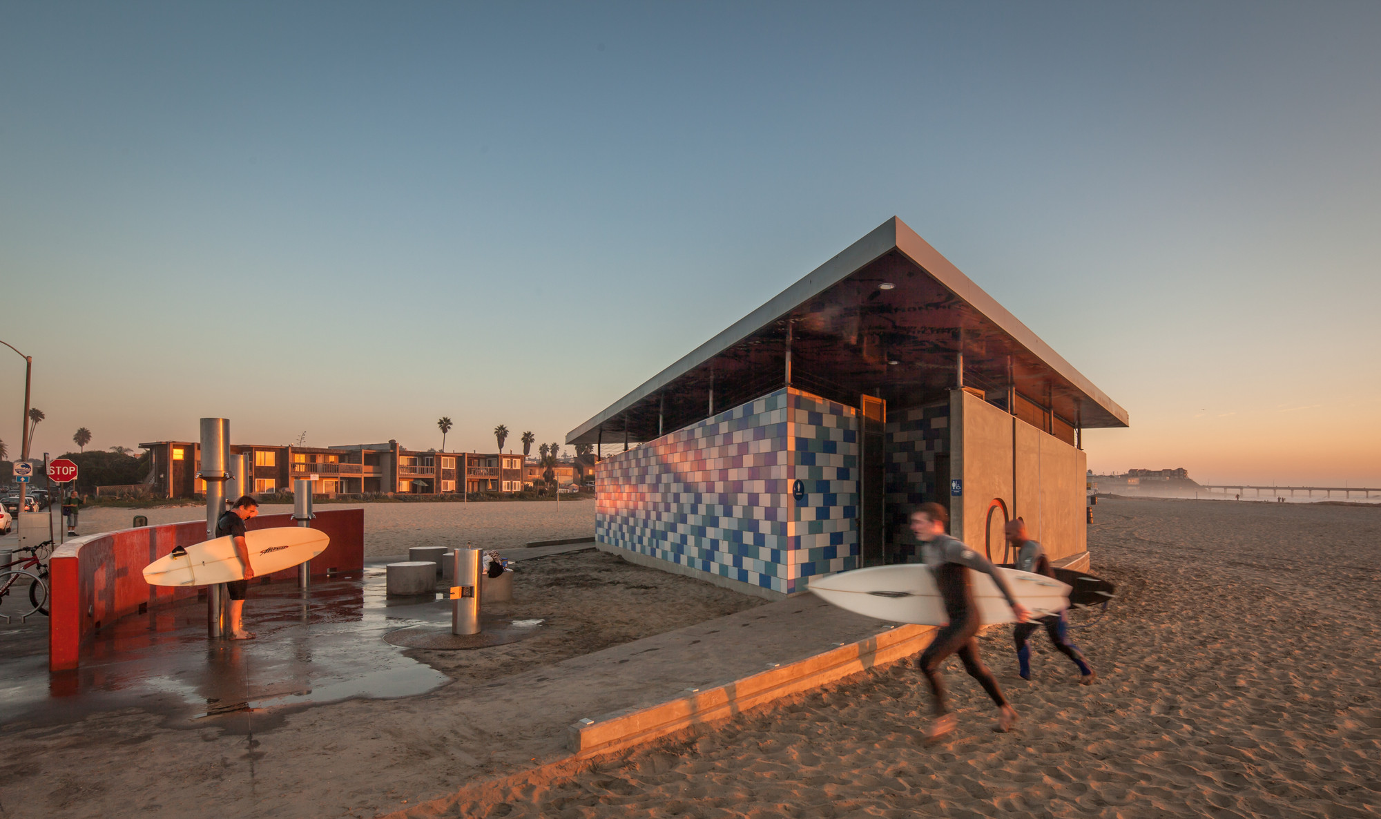Gallery of Ocean Beach Comfort Station / Kevin de Freitas Architects - 10