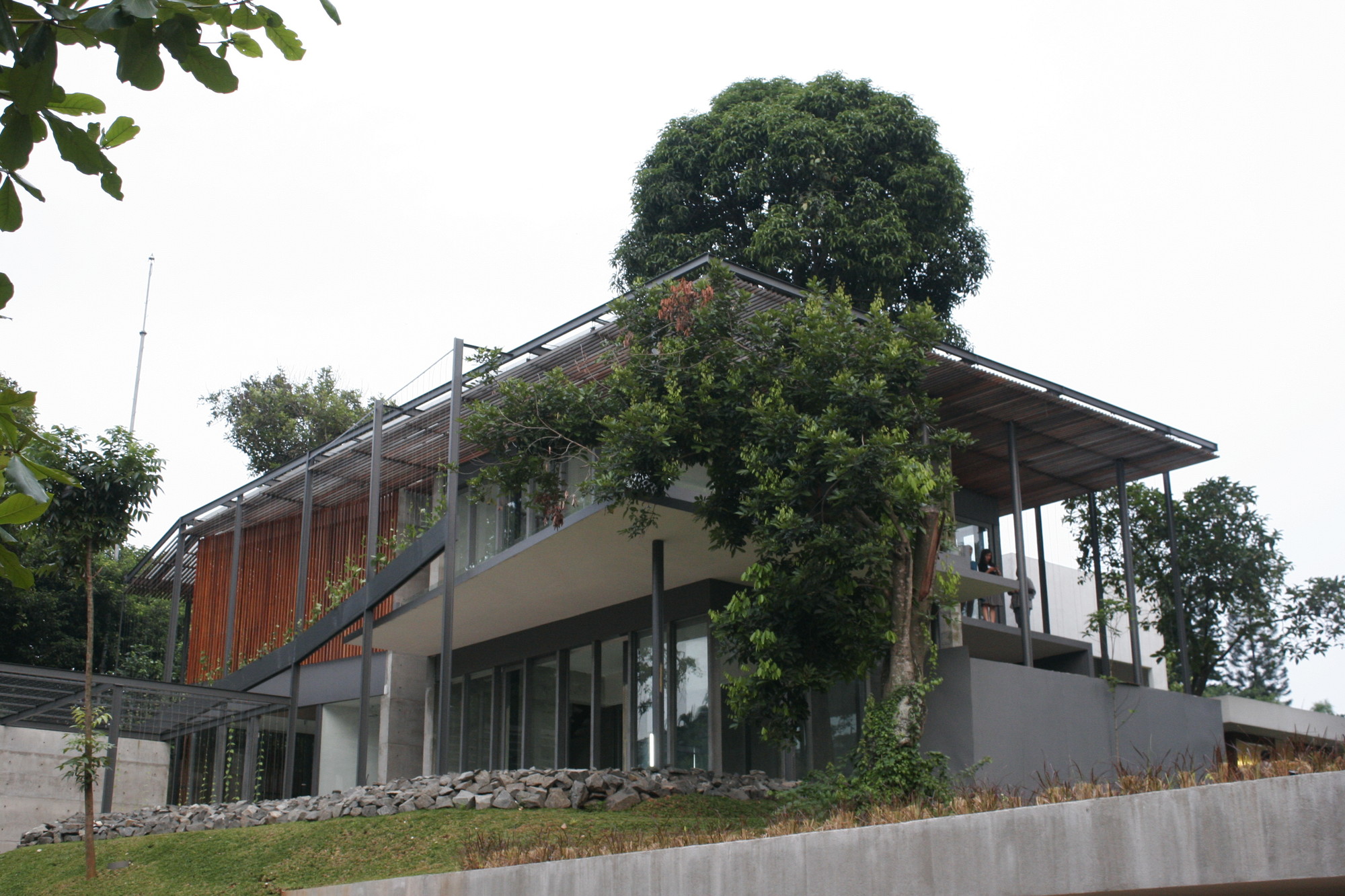 Gallery of Light+Light House / Studio TonTon - 3