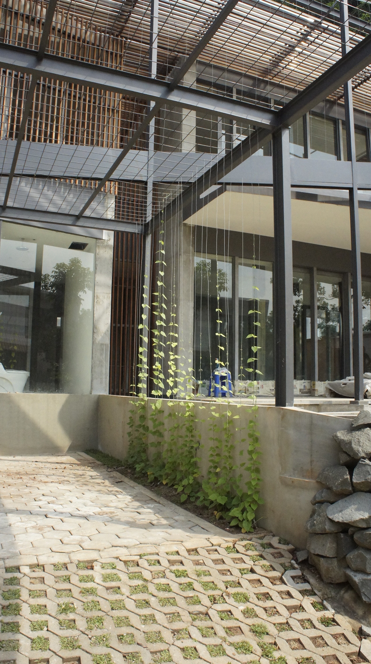 Gallery of Light+Light House / Studio TonTon - 23