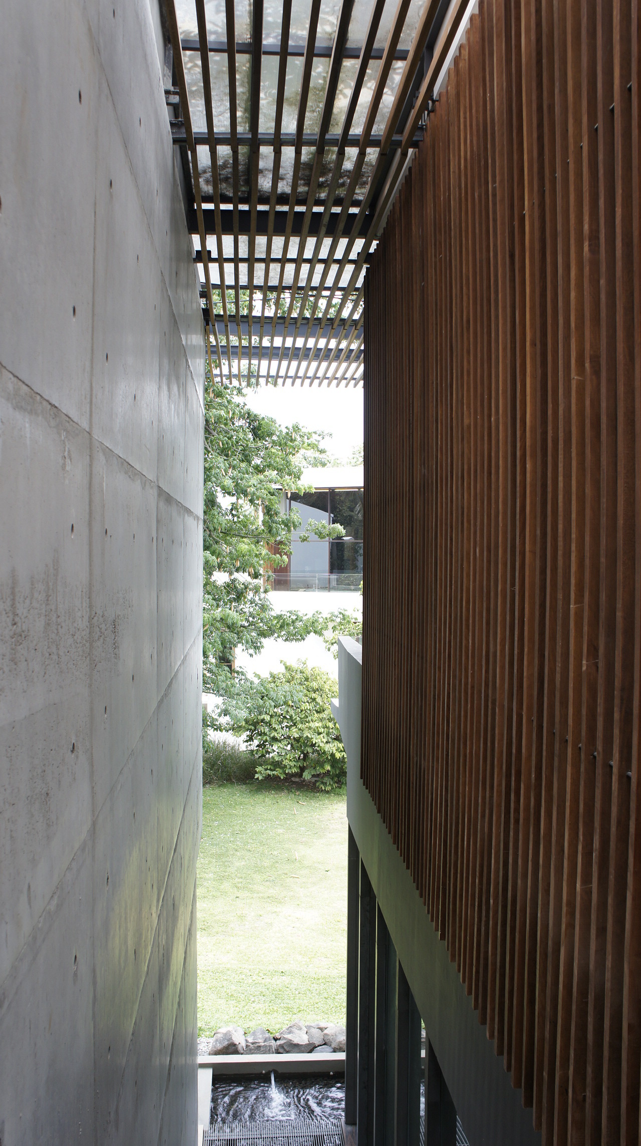 Galeria de Casa Light+Light / Studio TonTon - 6