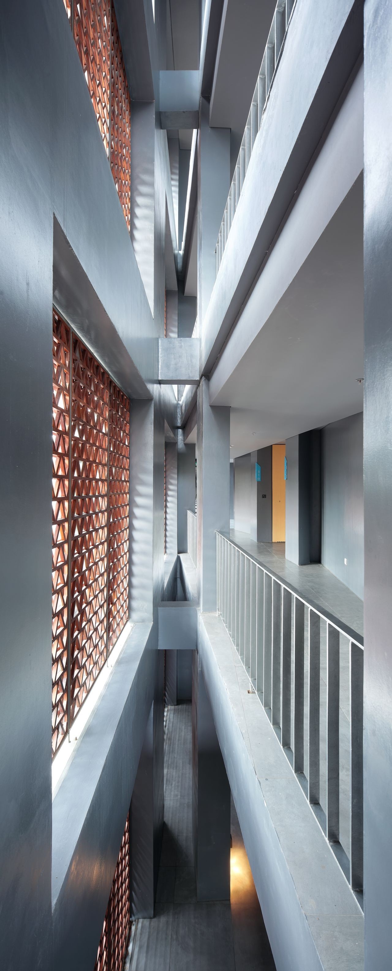Galería de Hotel IZE / Studio TonTon - 32