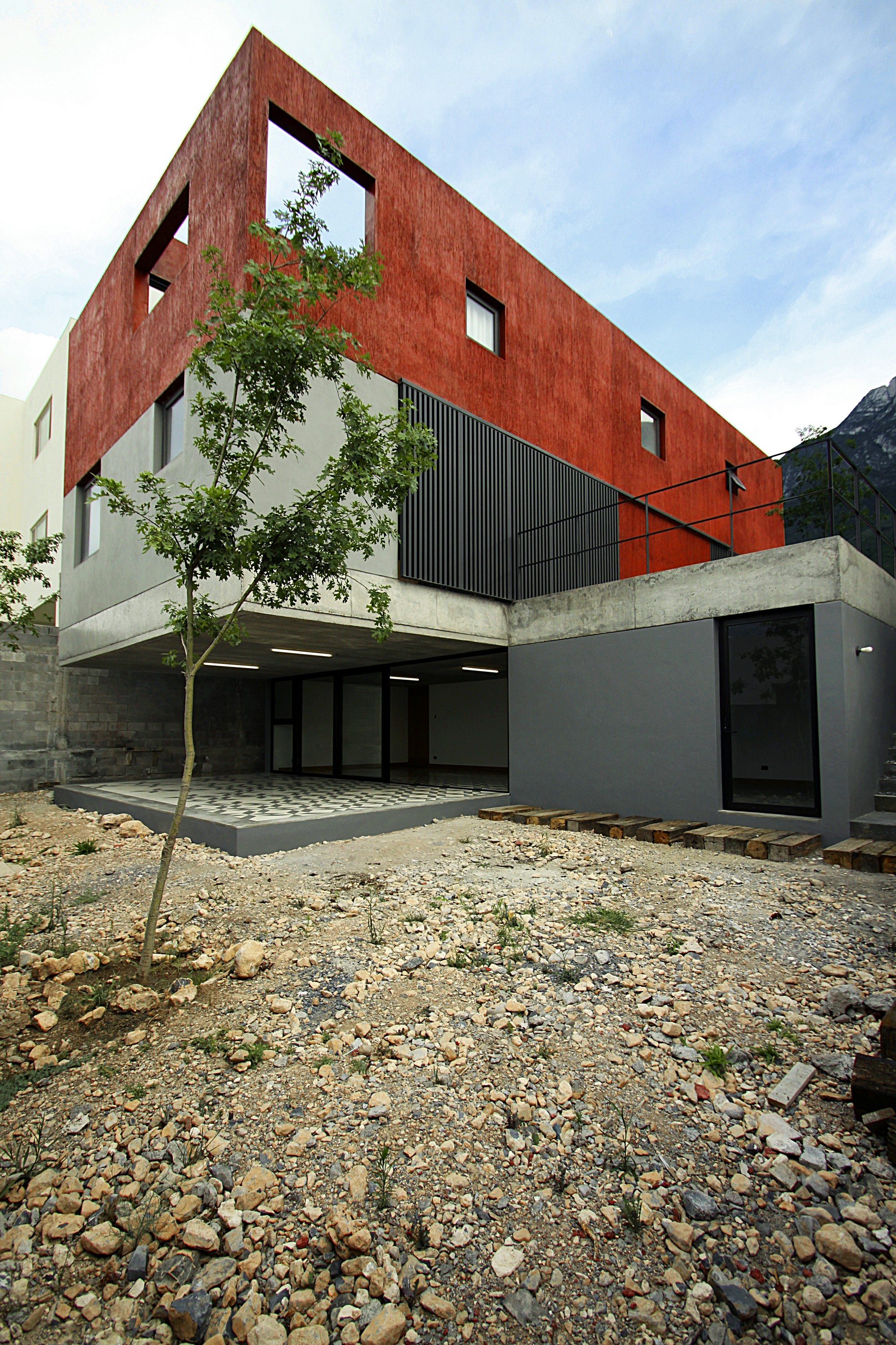 Gallery of Red House / Dear Architects - 19