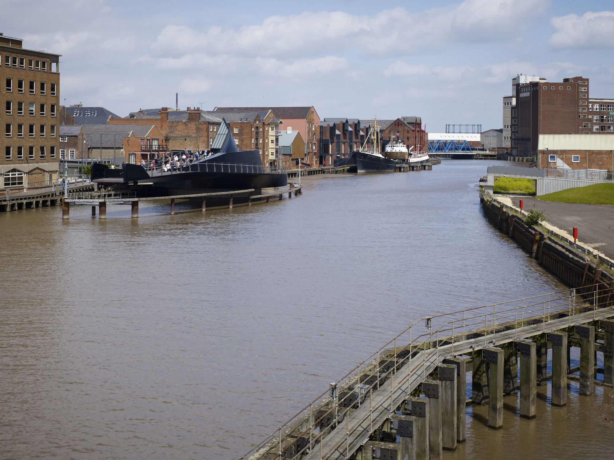 Galeria de Passarela River Hull / McDowell + Benedetti - 15