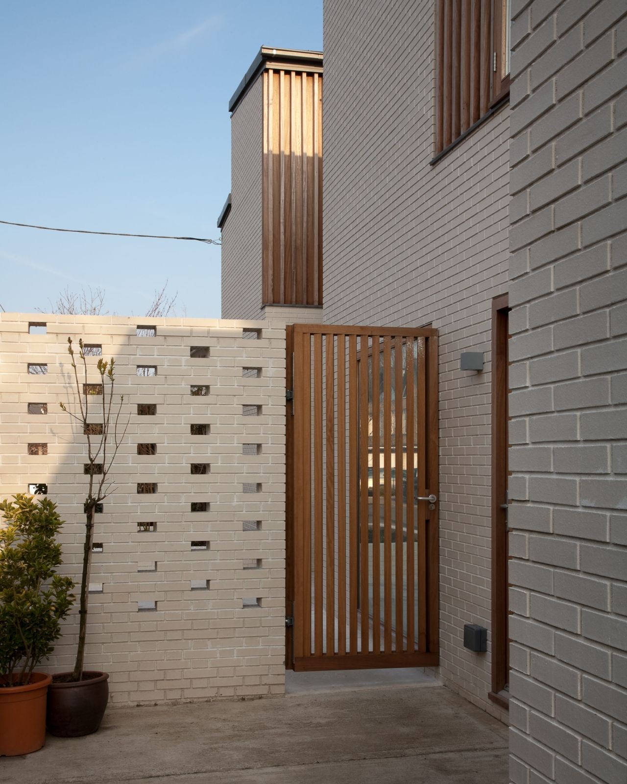 Gallery of Hedge House / GKMP Architects - 7