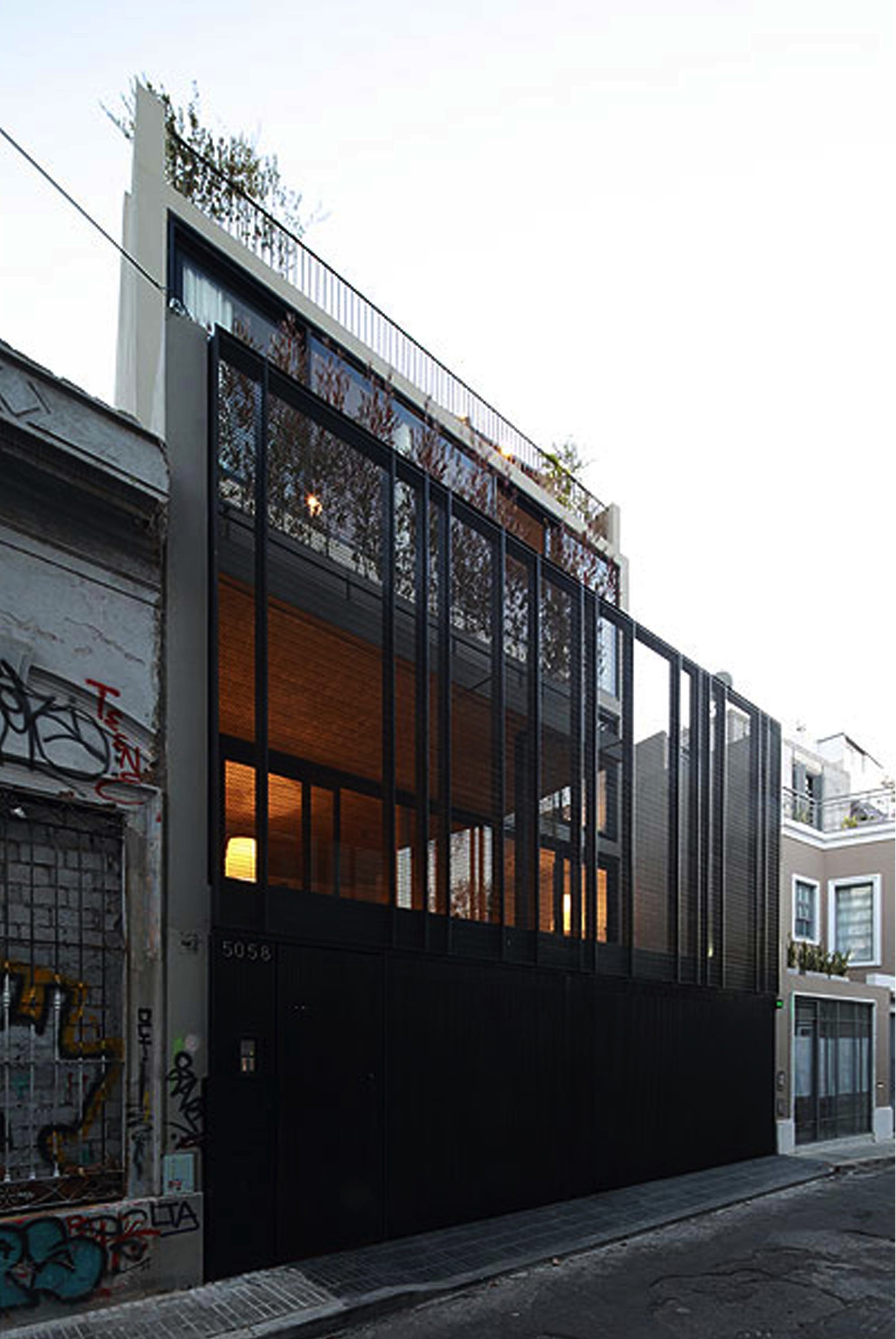 Gallery of Clustered Dwellings Building / Ana Smud + Estudio Rietti ...