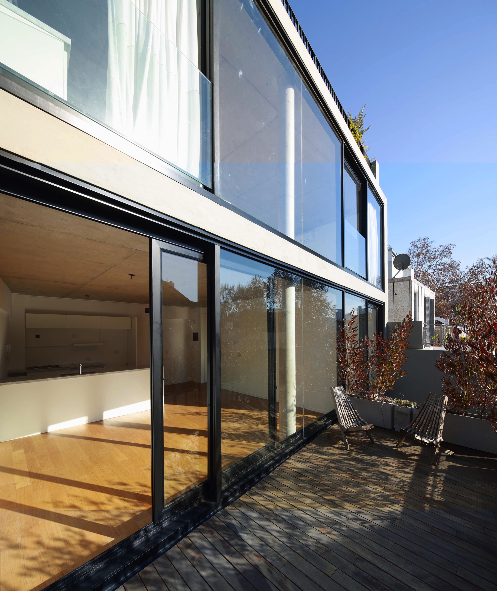 Gallery of Clustered Dwellings Building / Ana Smud + Estudio Rietti ...