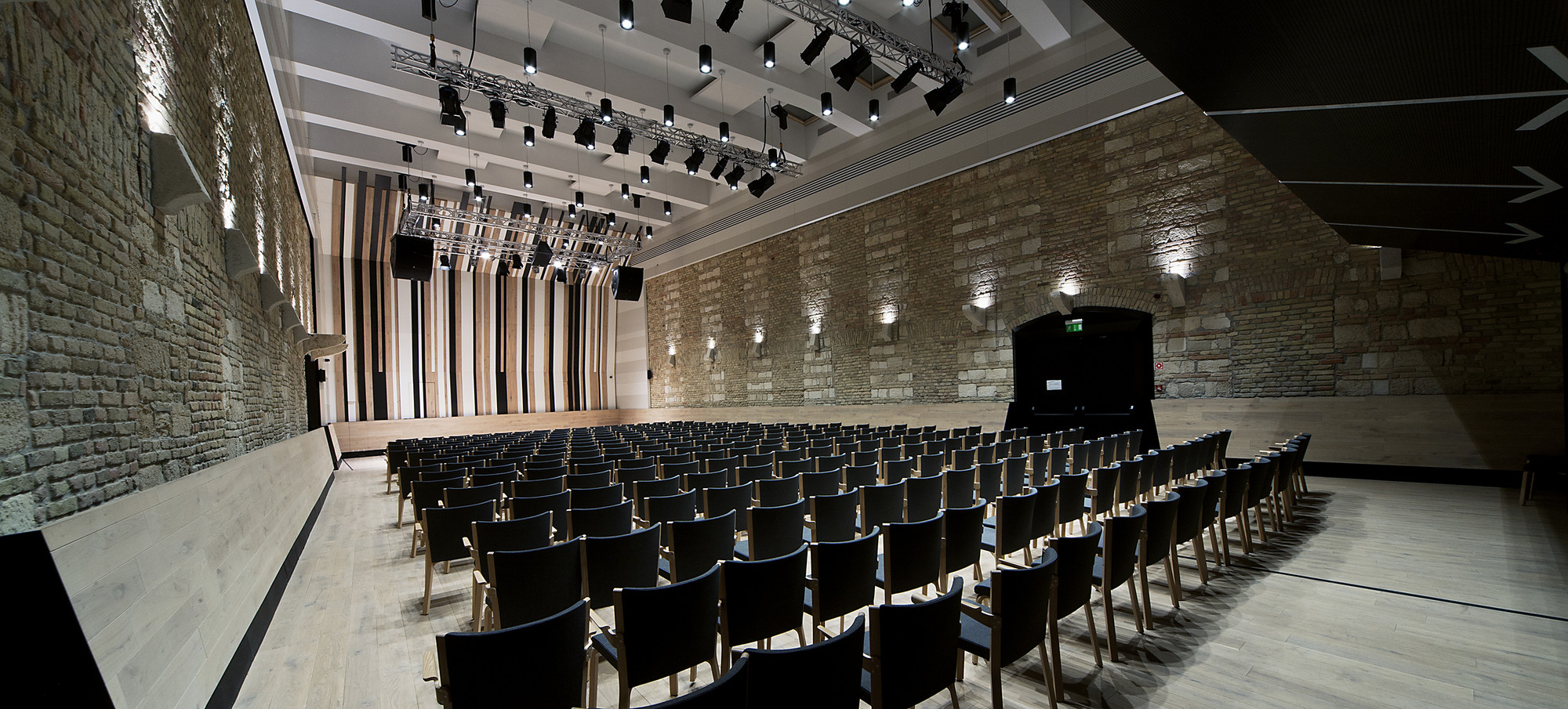 Gallery of Budapest Music Center / Art1st Design Studio - 3