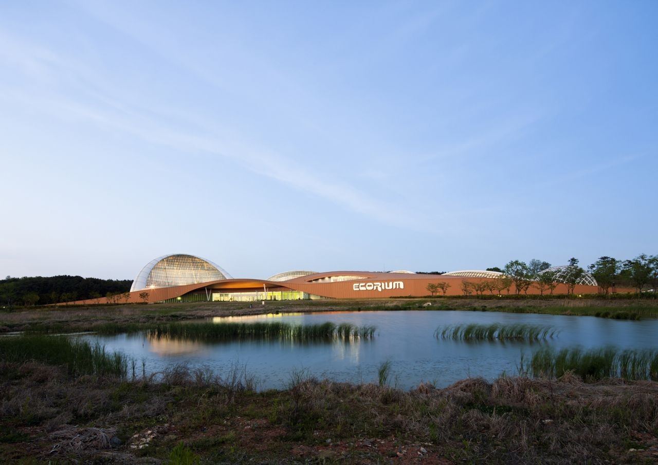 Gallery of Ecorium of the National Ecological Institute / Grimshaw ...