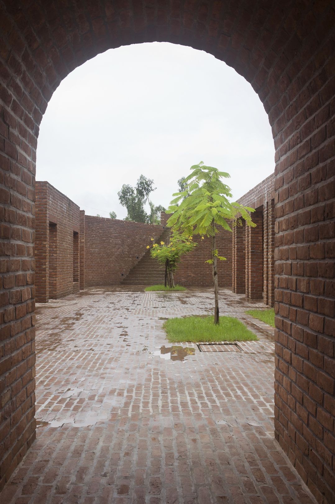 Gallery of Friendship Centre / Kashef Chowdhury - URBANA - 6