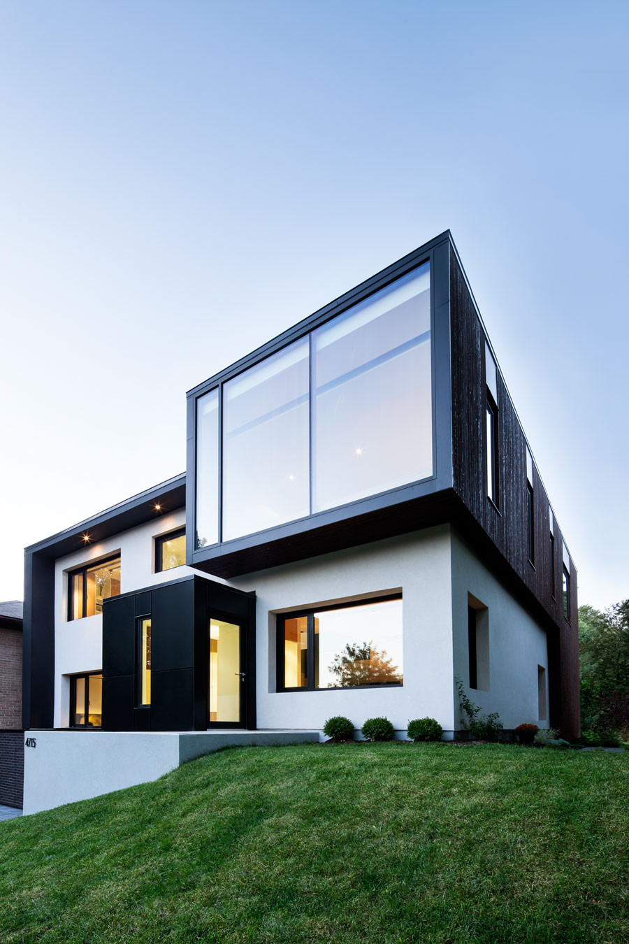 Connaught Residence / NatureHumaine | ArchDaily