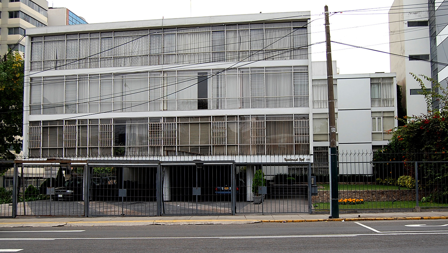 Galería de Clásicos de Arquitectura: Edificio Real / Manuel Villarán Freire - 8