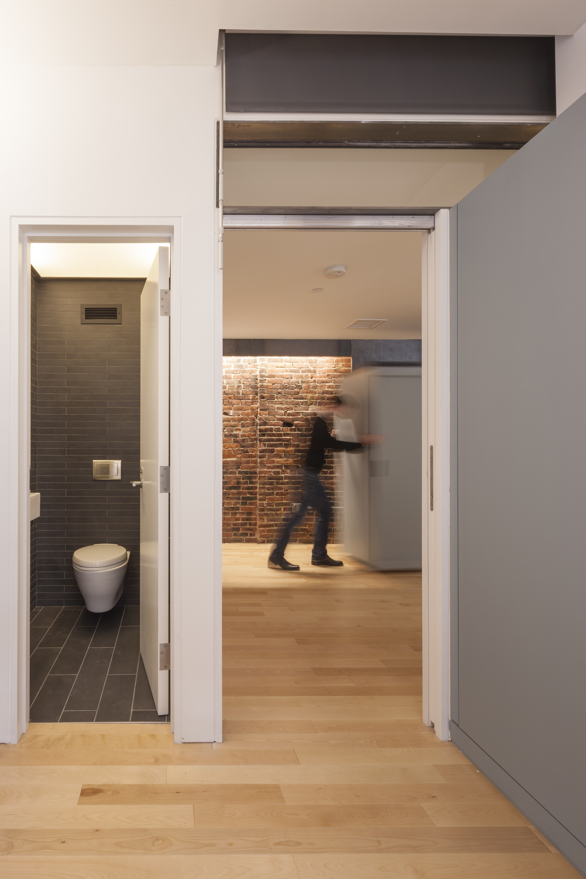 Galeria de Edifício Hayden / CUBE Design + Research - 19