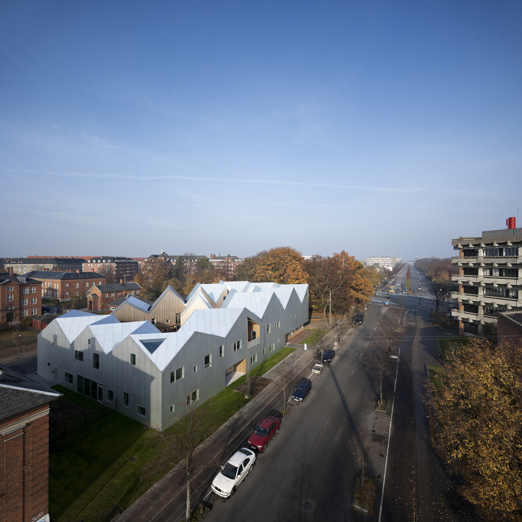 Galería de Centro de Cáncer y Salud / Nord Architects - 11