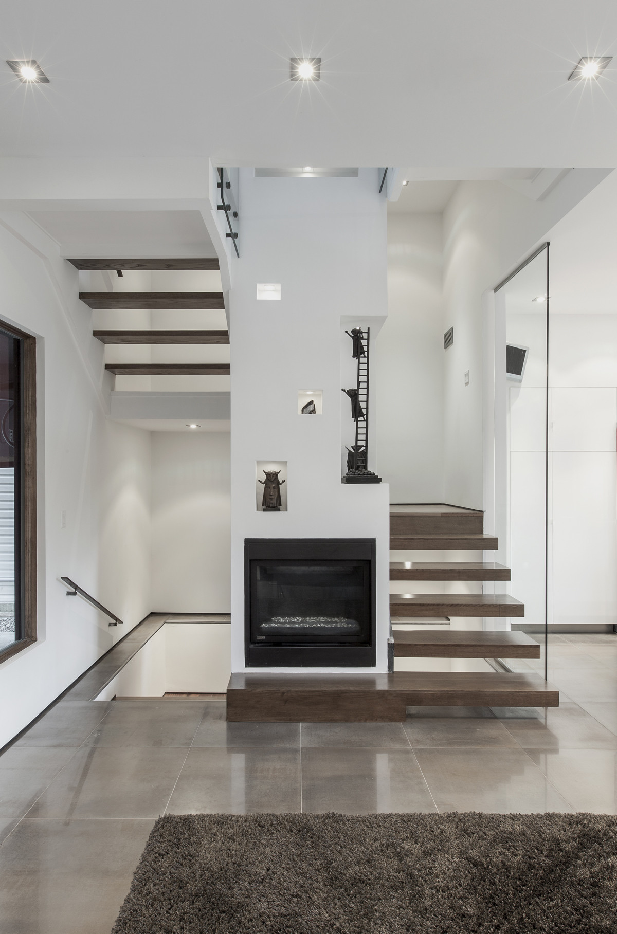 Gallery of Totem House / rzlbd - 2