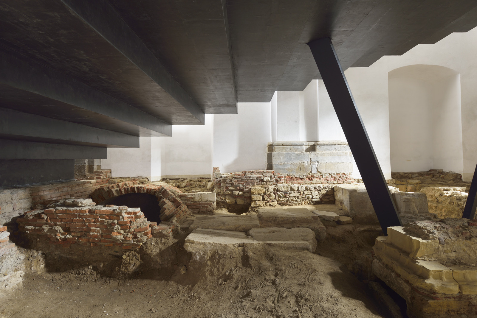 Gallery of Ptuj Performance Center / Enota - 18