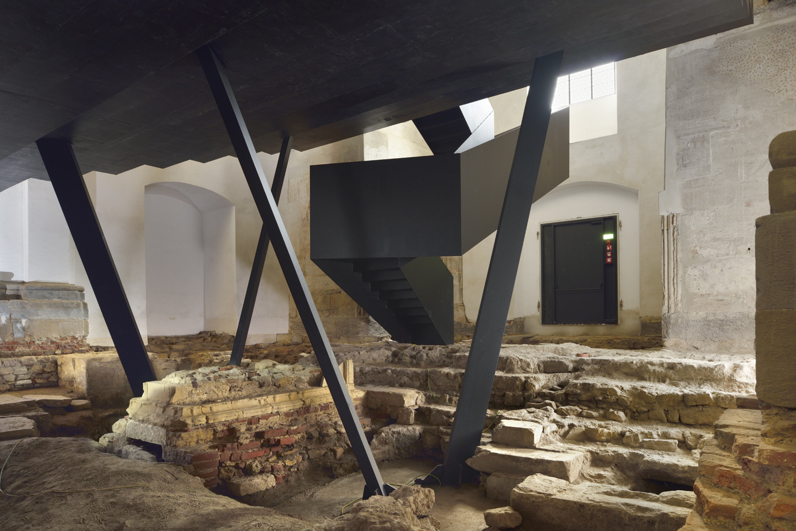 Gallery of Ptuj Performance Center / Enota - 4