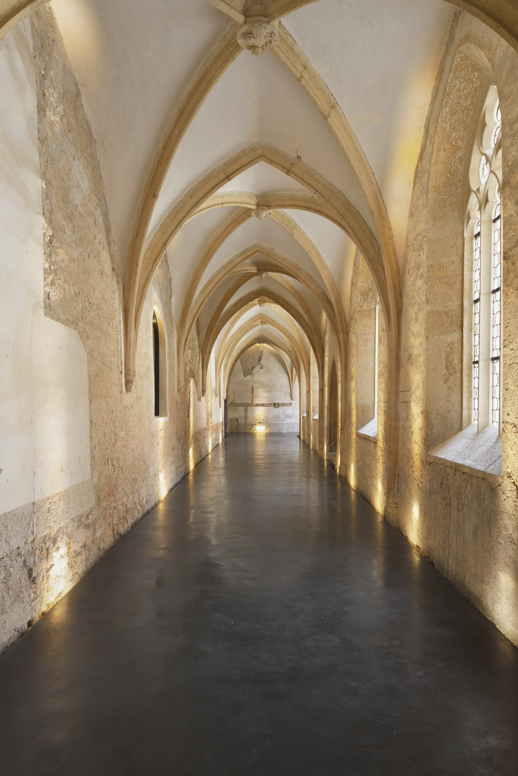 Gallery of Ptuj Performance Center / Enota - 23