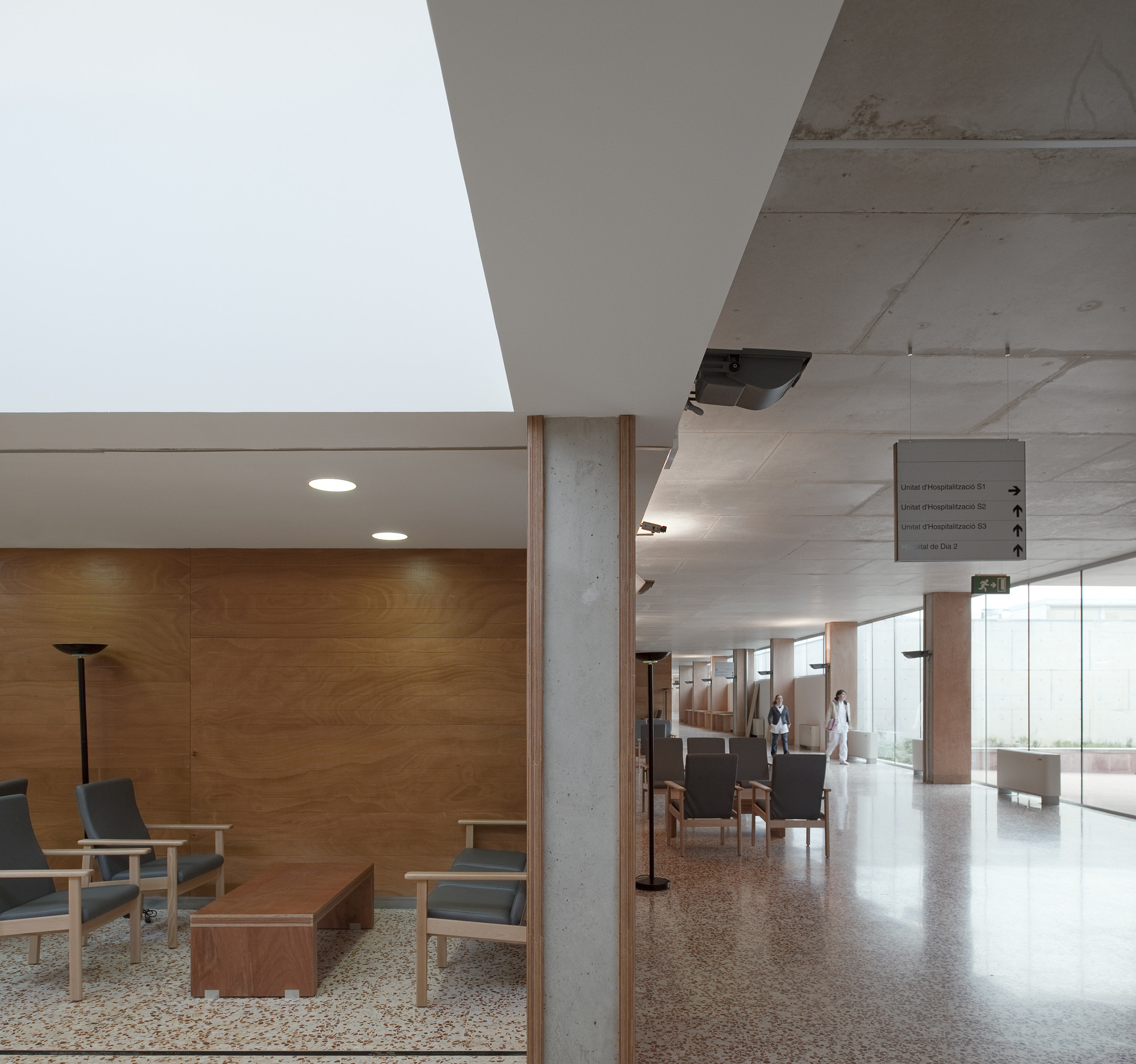Gallery of Elderly Healthcare Building / Brullet Pineda Arquitectes - 4