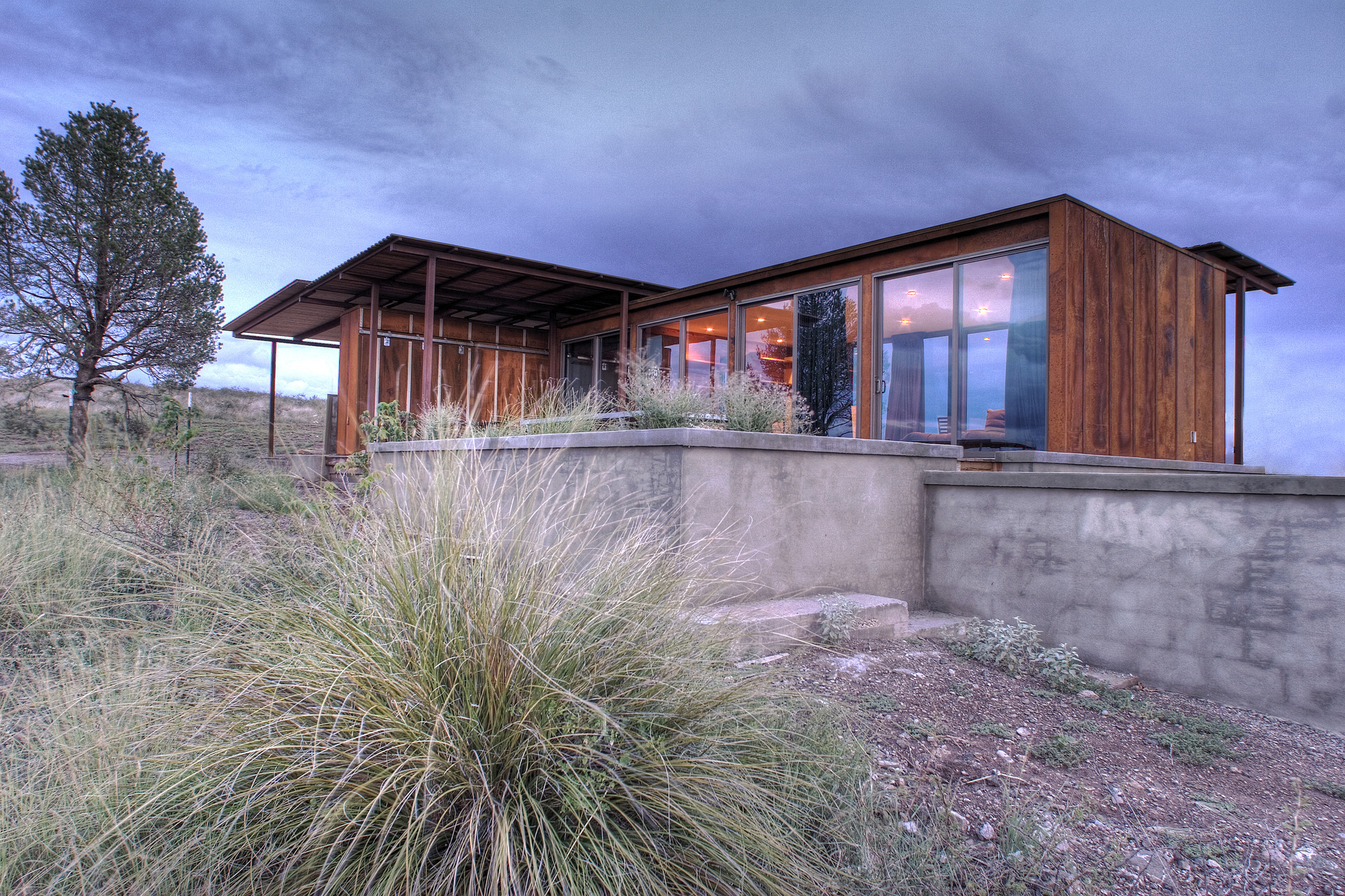 Gallery of Marfa weeHouse / Alchemy Architects + Geoffrey Warner + AIA - 4