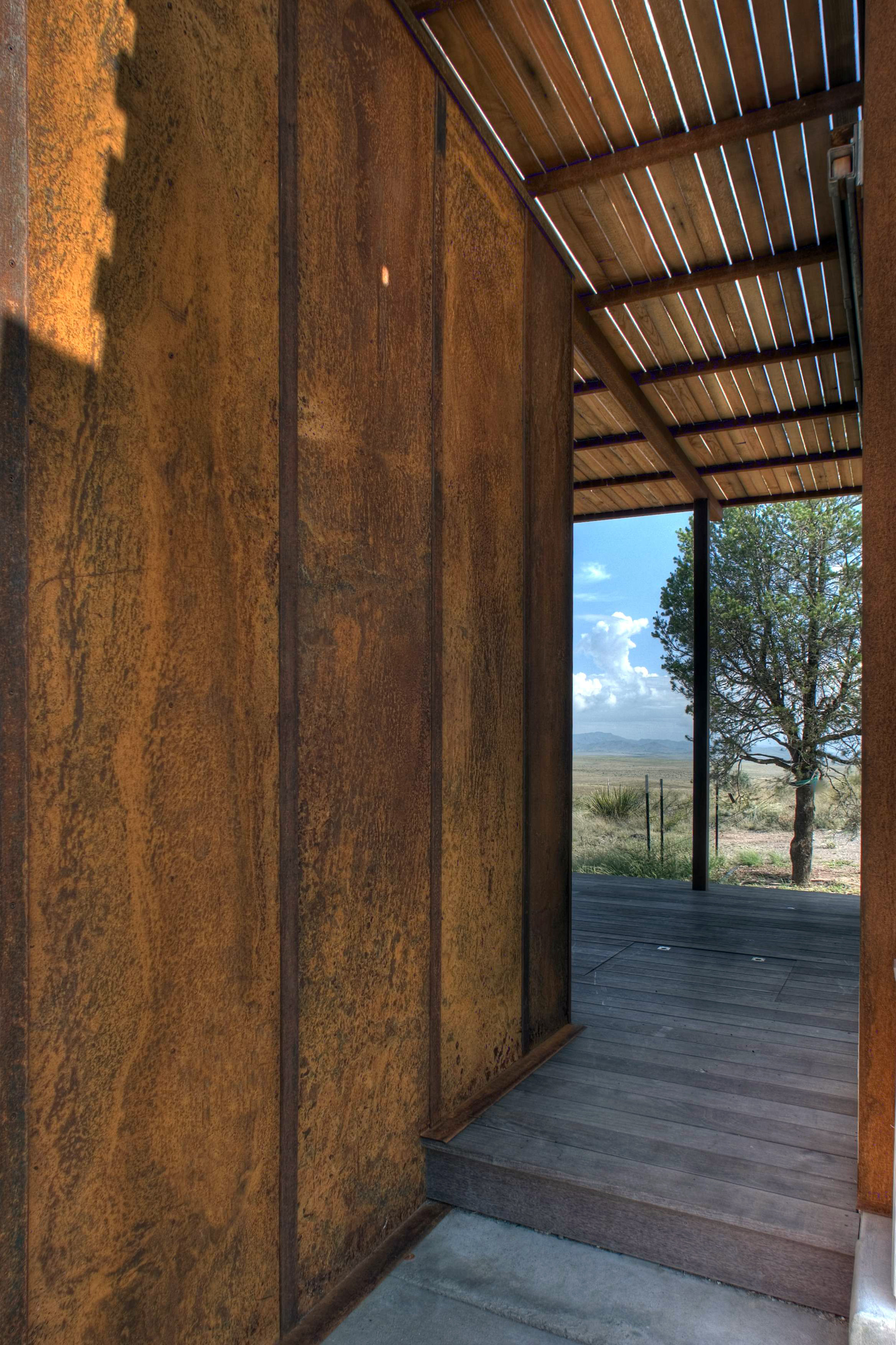 Gallery of Marfa weeHouse / Alchemy Architects + Geoffrey Warner + AIA - 8