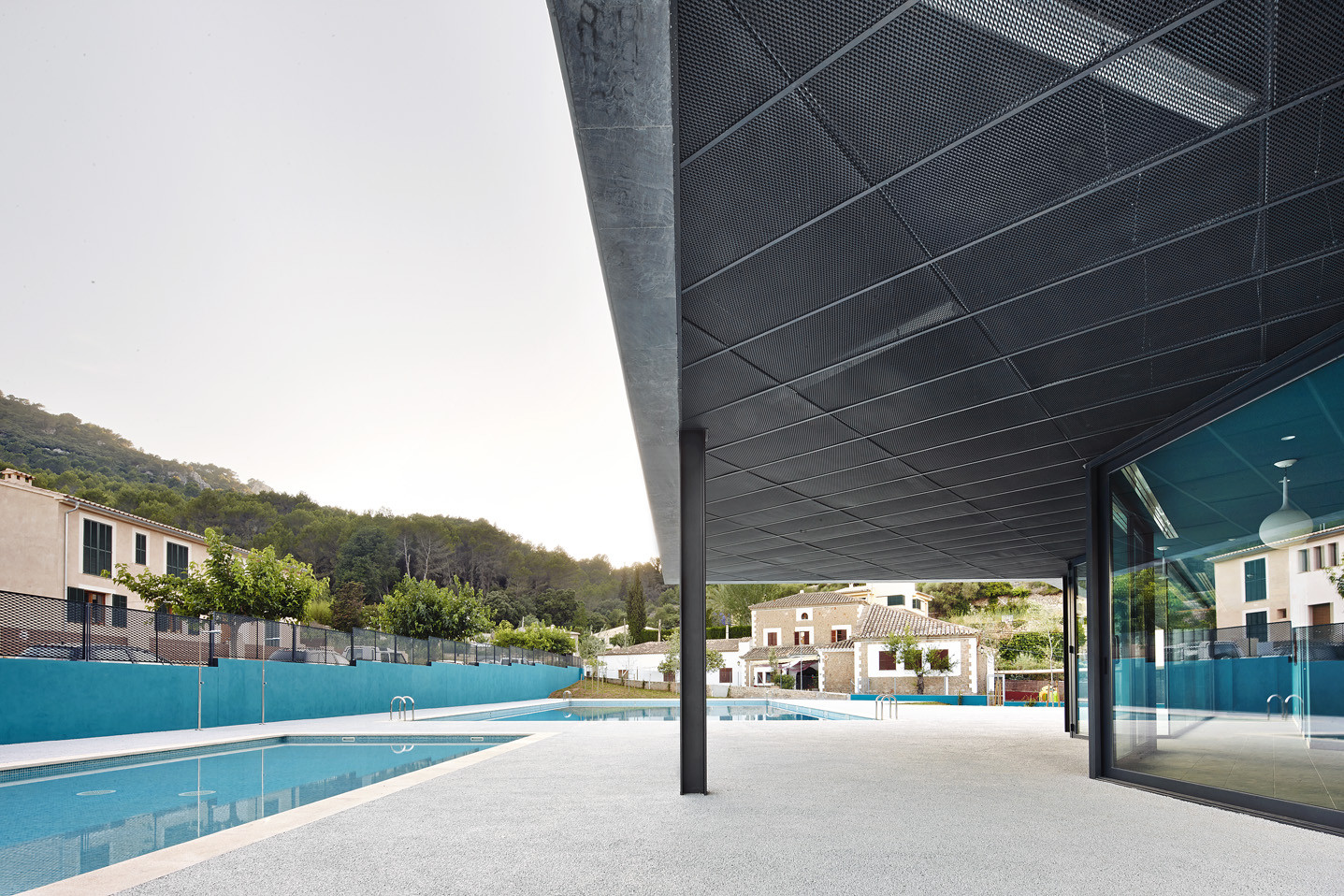 Gallery of Municipal Sports Center and Swimming Pools / Alfonso Reina - 3