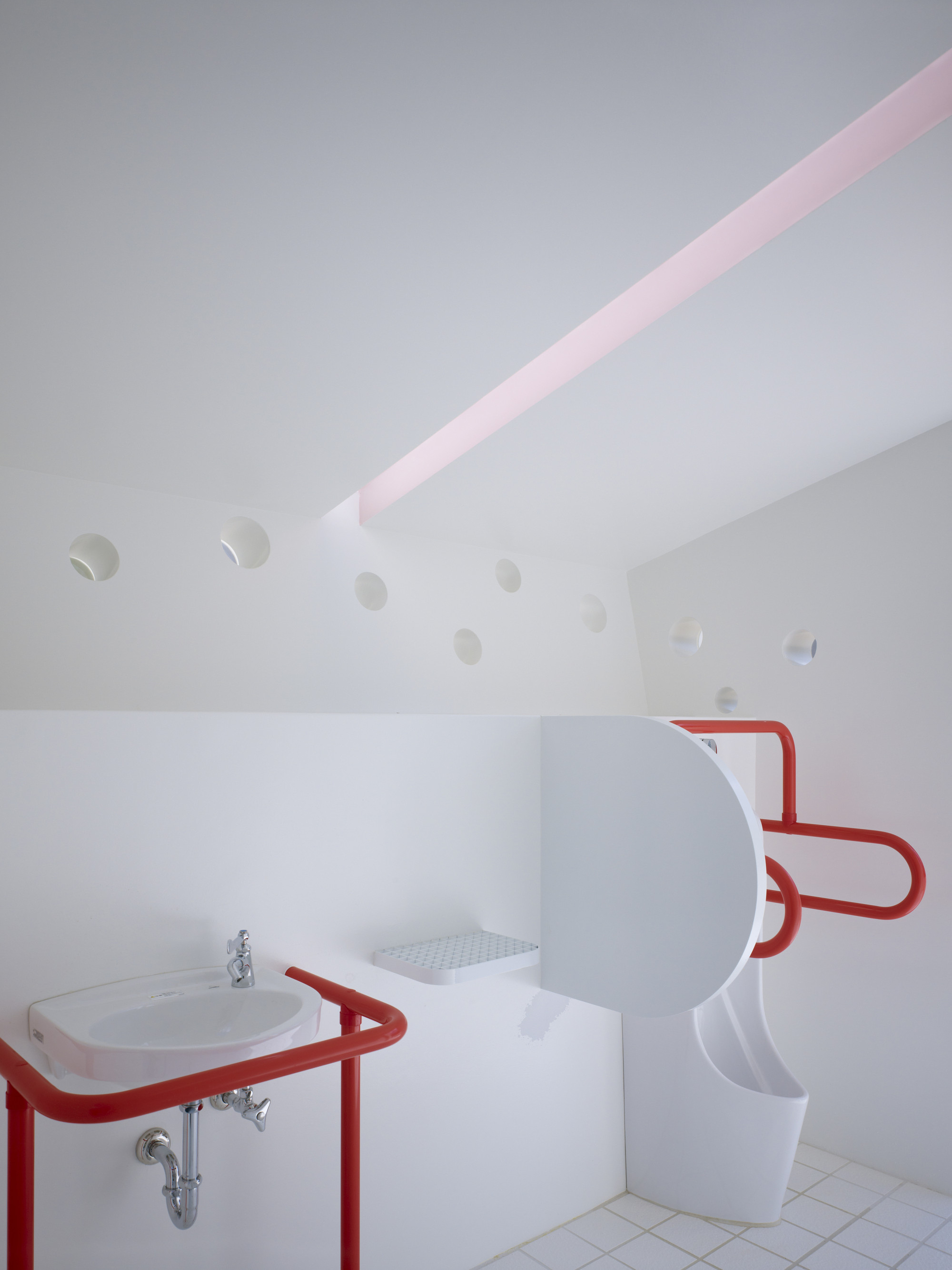 Galería de Baños del Parque Hiroshima: Flecha Absoluta / Future Studio - 6