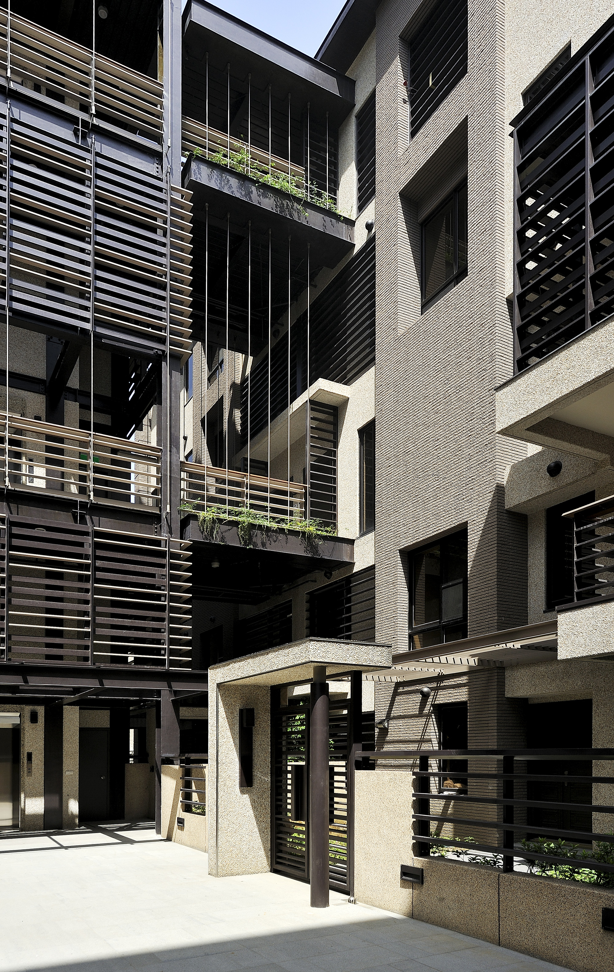 Gallery of Mountain Moon / Chin Architects - 22