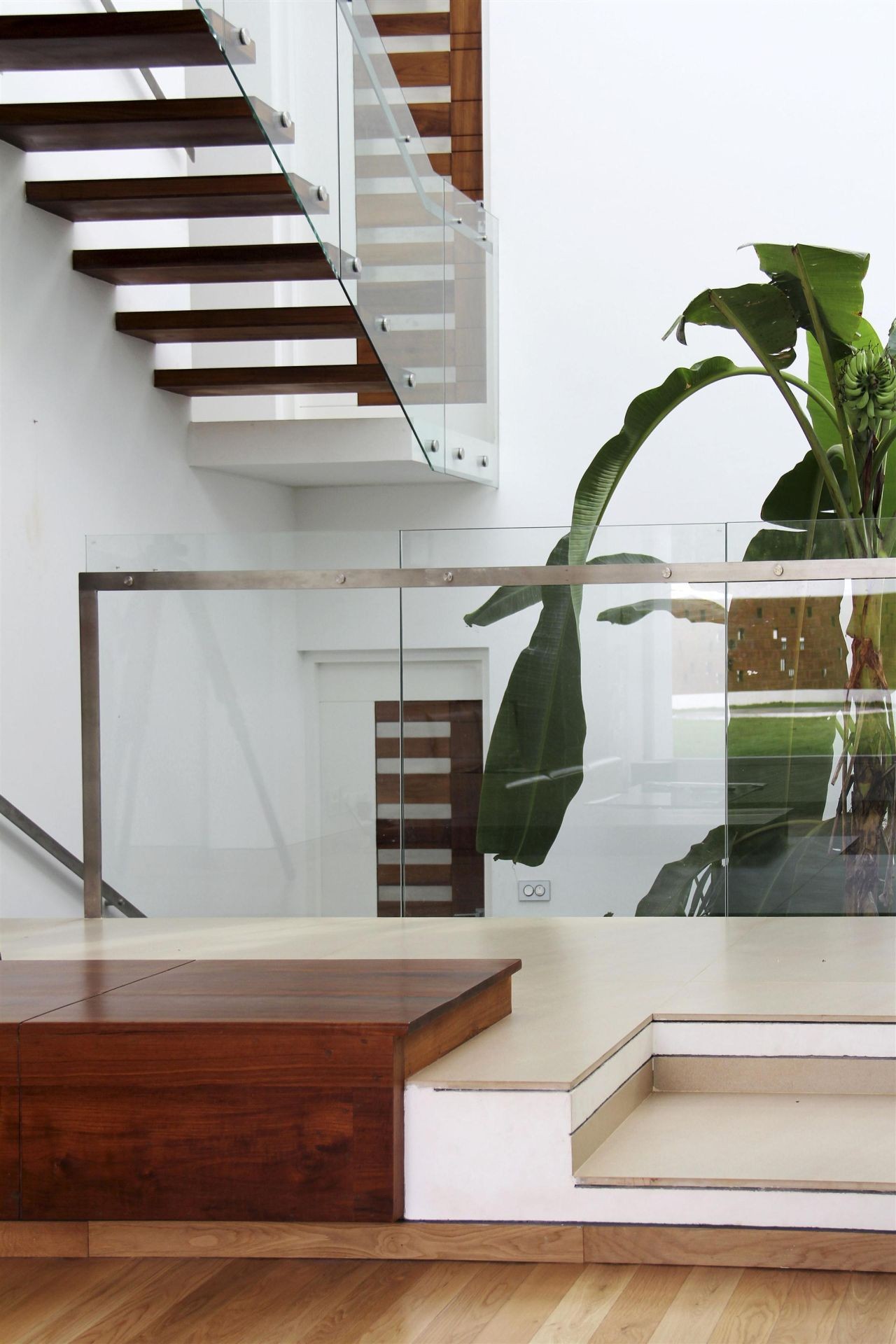 Galería de Residência "The Running Wall" / LIJO RENY architects - 24