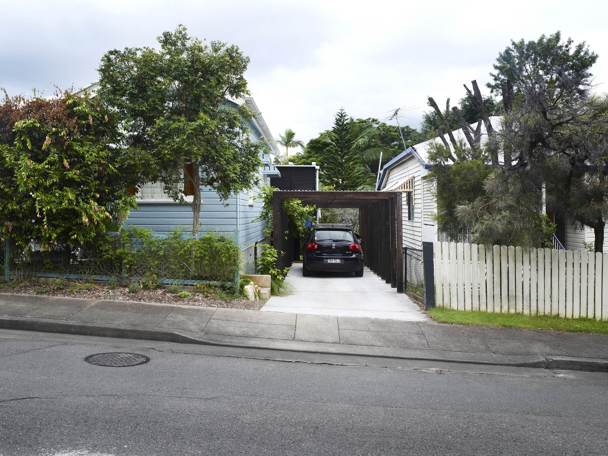 Gallery of Raven Street House / James Russell Architect - 17